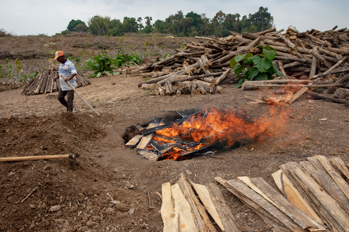 Smoldered pile vs. open pit biochar production, a showdown in Ecuador ...